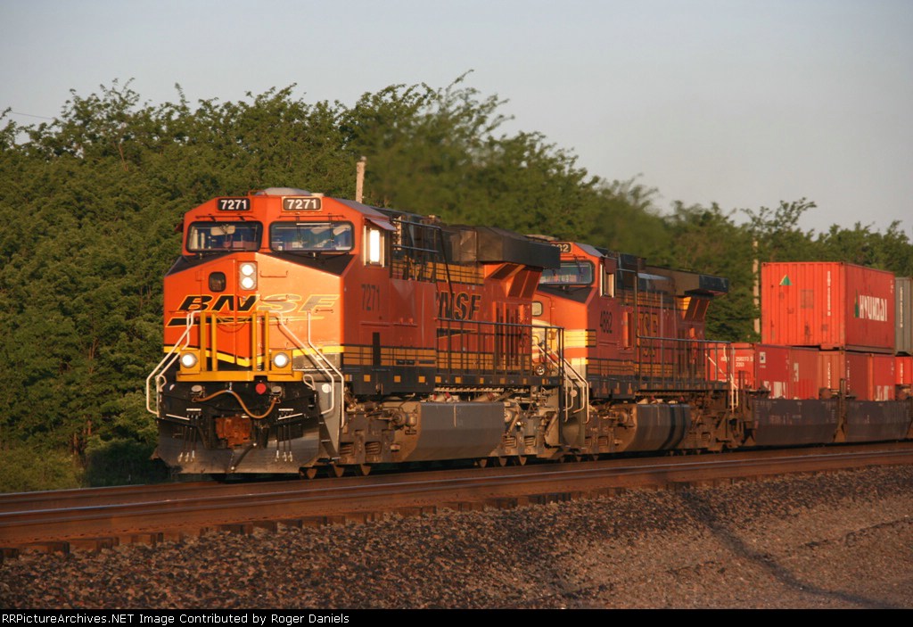BNSF 7271